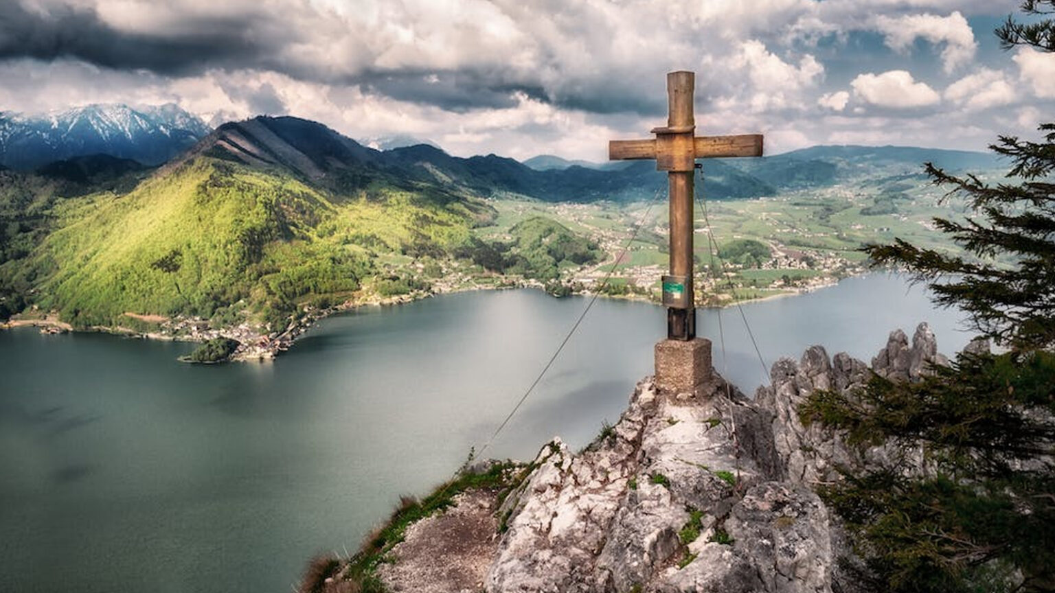 Why Are There Four Versions of the Sign on Jesus’ Cross? – Cold Case ...