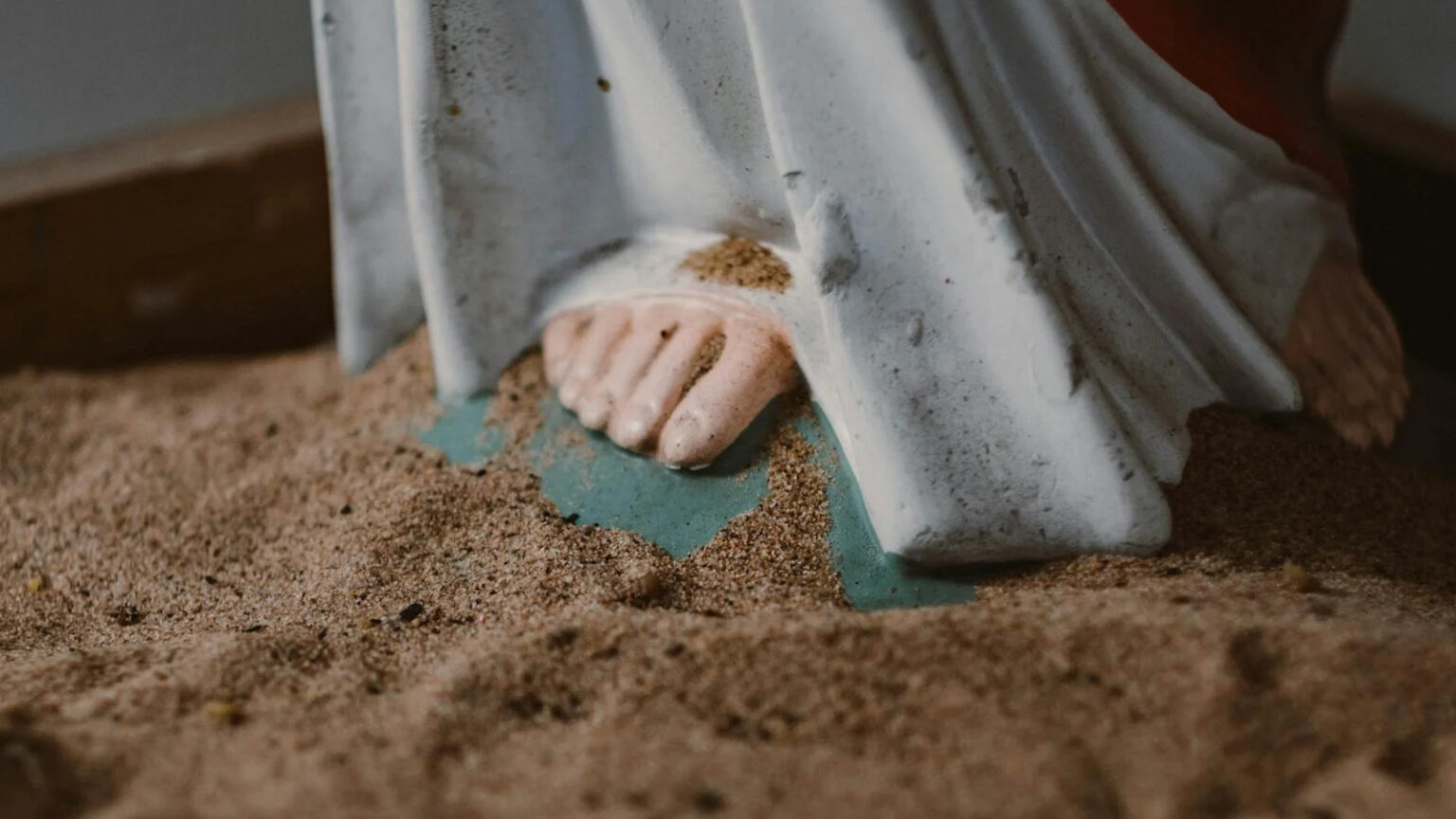 Did Jesus Really Die and Come Back to Life (Video) - Cold Case Christianity